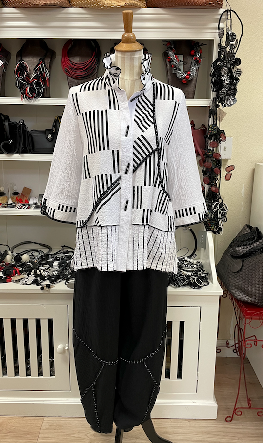 Moonlight Top 3893 – The Total Look